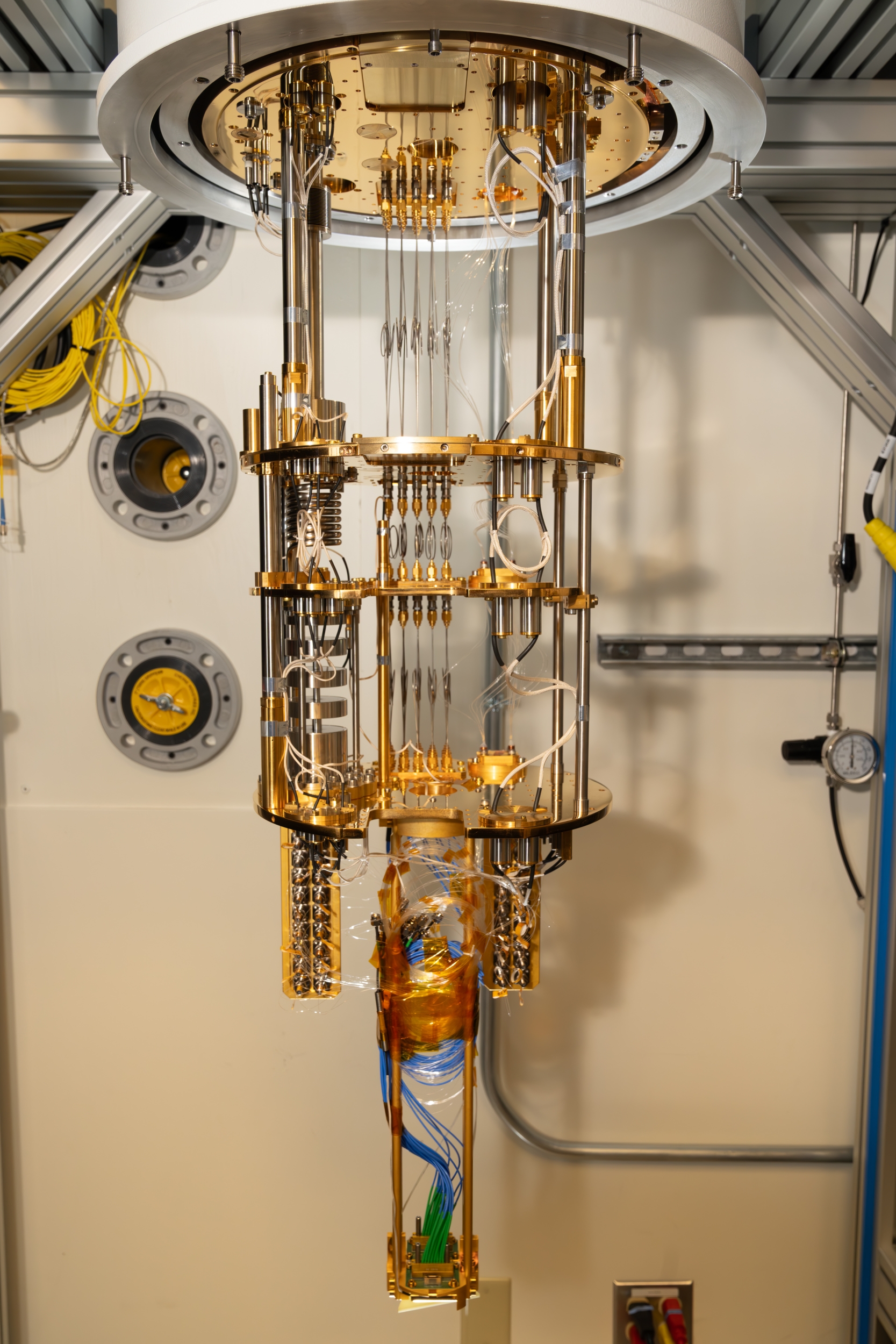 Quantum repeaters use defects in diamond to interconnect quantum systems | MIT Lincoln Laboratory